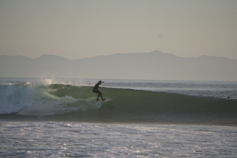 Goofy Surfing vs. Regular Surfing- Surf Stances Explained - Gathering Waves